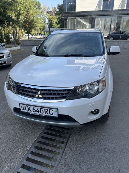Mitsubishi Outlander Дубаи