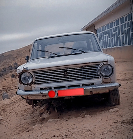 Vaz 2101 sotiladi