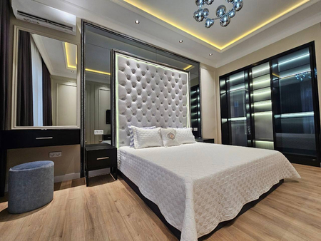 Срочно продается 3х ком. квартира в новост-ке,ор-р:Алайский рынок,80м2