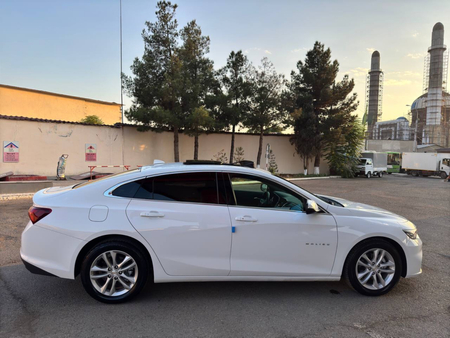 Malibu 2 . 2.4 atmasferni