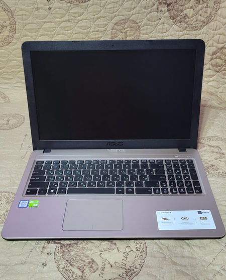 Ноутбук ASUS VivoBook X540U / Core i3-7020U / 4Gb / HDD 1000Gb / 15.6