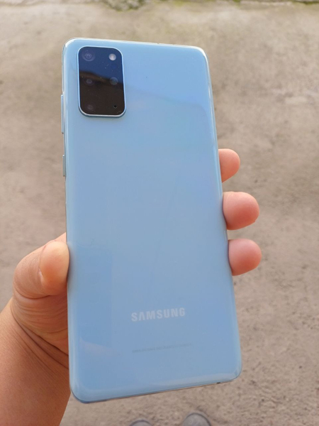 Samaung s 20 plus +