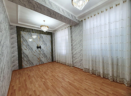 Продается 3х комнатная квартира в центре .