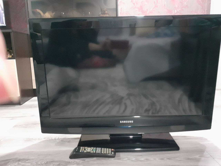 Продам телевизор Samsung  LA 32 B 350 F 1