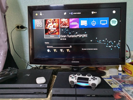 Ps4 pro ps4 sotiladi srochna