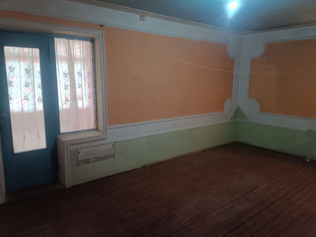 UY SOTILADI 1 xona 1-etaj qogan malumotla telda 10.500$
