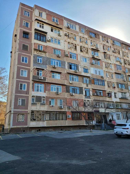 Продаётся 5 комнатная квартира 131м2 Юнус-абад 2 квартал возле дороги