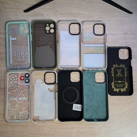 ПРОДАМ чехлы на. iPhone 12 PRO MAX.