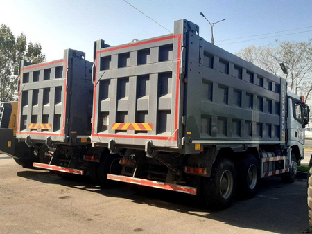Самосвал SHACMAN X3000