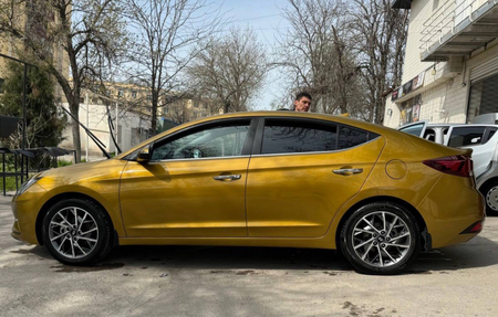 Своя Hyundai Elantra 2.0L в отличном состоянии