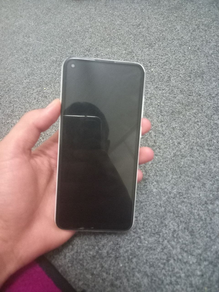Samsung A11 32/4 karobka dokement yuq pas kopiya garantiya