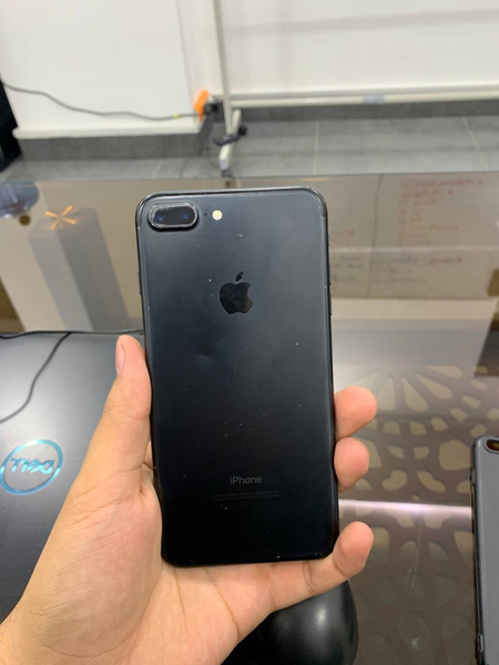 iPhone 7 plus 32    76%  ишлаши зор
