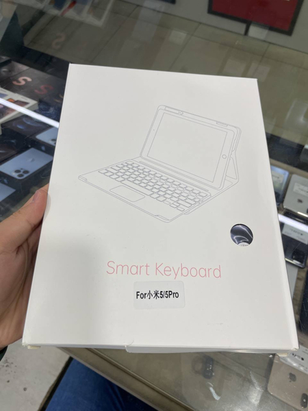 Xiaomi Pad 5 and Xiaomi Pad 6 Keyboard Книжка