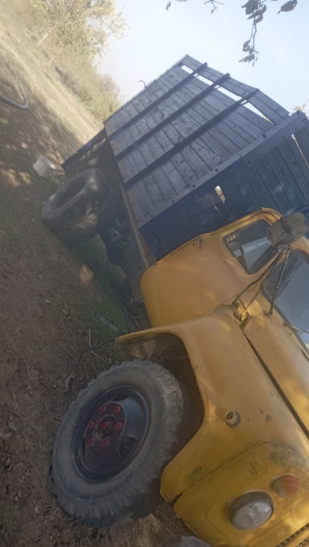 Gaz 53 sotiladi pul zarur