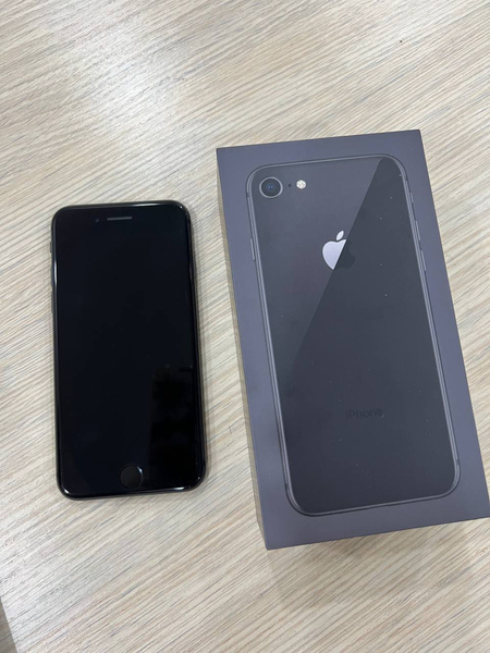 Iphone 8 состояние отличное, коробка документ есть