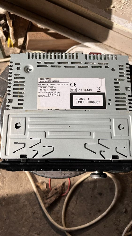 Sony CDX GT40U magnitola sotiladi 100%orginal