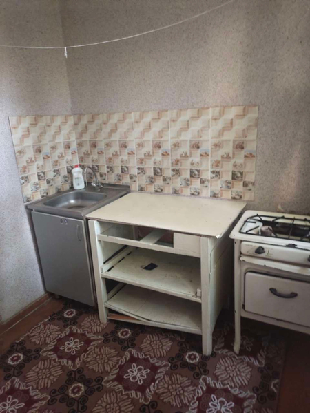 1 xonali kvartira sotiladi