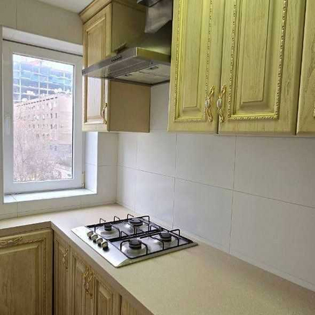Продается квартира 3/3/5 на Яшнабадском районе  ( j 3049 )