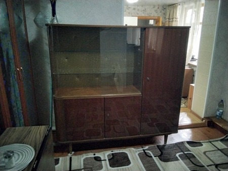 Продаётся сервант, книжный шкаф САМОВЫВОЗ