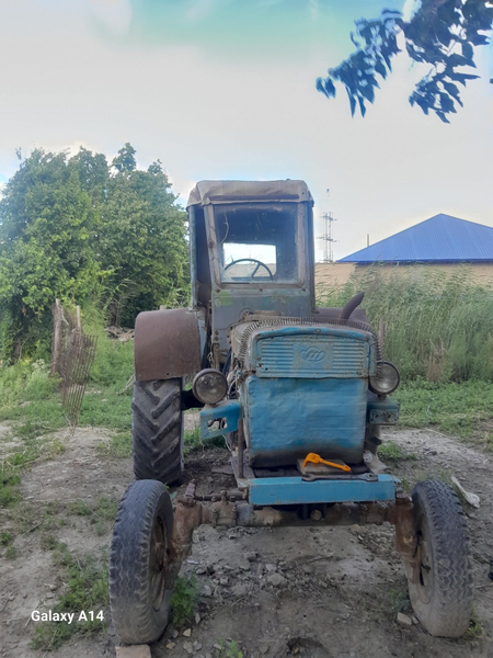 TTZ28 traktori sotiladi