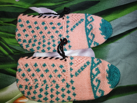 Красивые, а ещё и теплые шерстяные носки,hand made