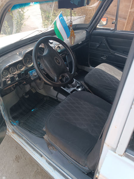 Vaz 21 06  sotiladi