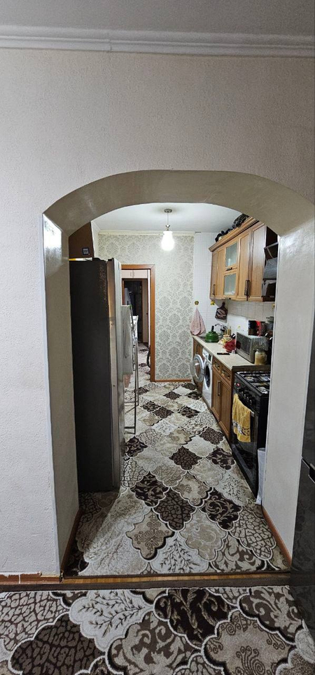 Продаётся квартира Чиланзар И квартал 3/2/4 кирпич 77 серия