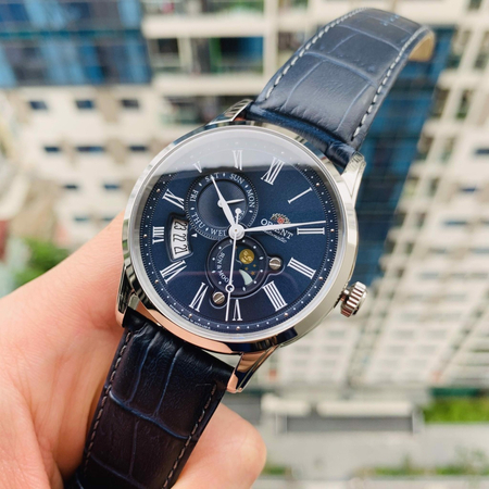 Orient. Sun moon