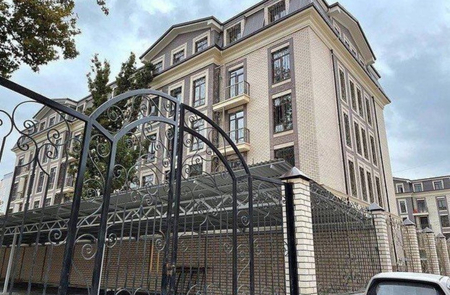 .Продам 1х2комнатную подевро 41м2 этаж 2 балкон 1х3метр Спутник16А 56$