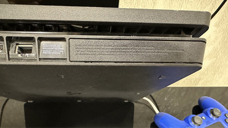 Playstation 4 в идеальном состоянии