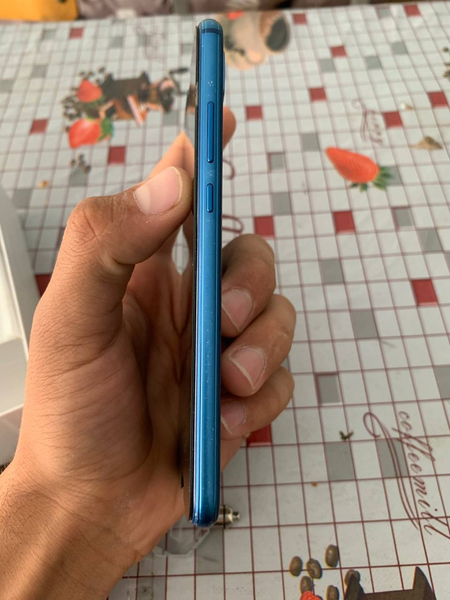 Huawei p 20 lite +smart watch T800
Rangi син