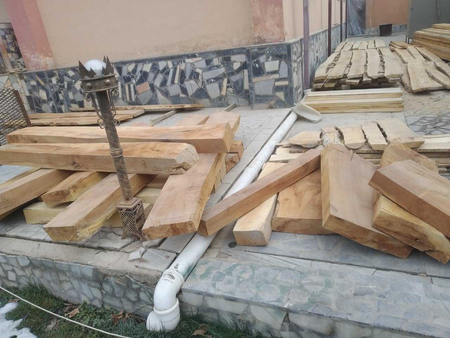 Самарқанд-в Пойариқ т-да 7 йиллик куритилган Чинор тахталари сотилади