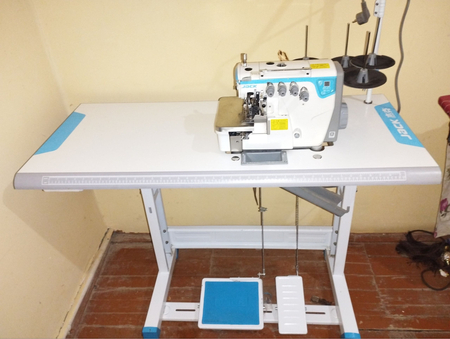 Overlok Jack E4S yangi