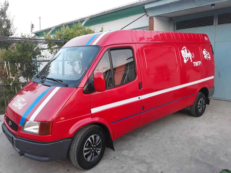 Ford guruzavoy sotiladi 1995  -yil ishlab chiqarilgan