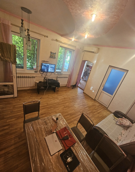 Продаётся дом 3 комнаты 3 сотки.