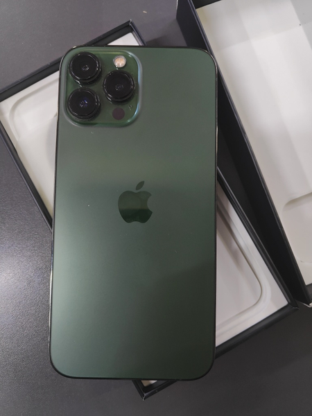 Iphone 13 pro max green