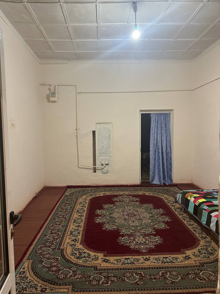 Яккасарой Бобур куча 2 хона 1 этаж. 350$
