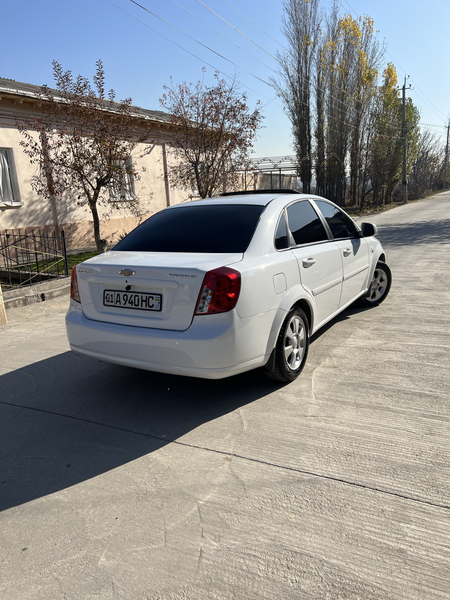Jentra 2017 sotiladi       Lacetti
