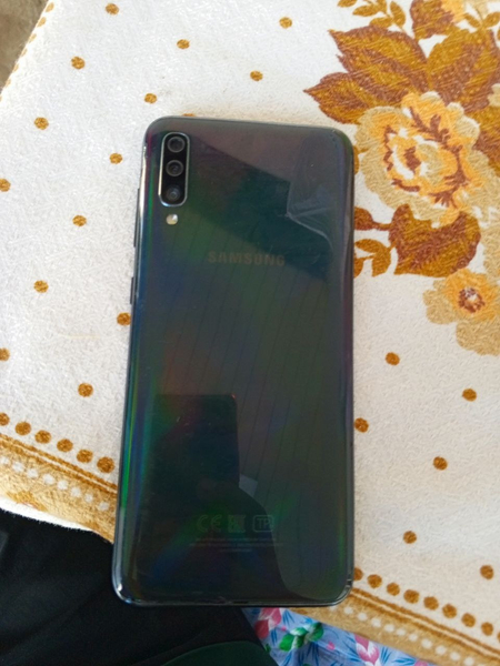 SAMSUNG A70 6/128