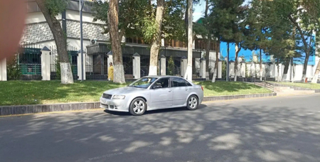 Автомобиль Ауди А4