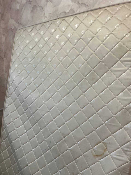 Матрас для спальня matras sotiladi  бу продается 160/ 200 см