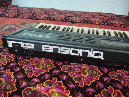 Клавишный инструмент Энсоник (Ensoniq)