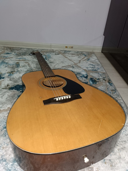 Guitar YAMAHA original.