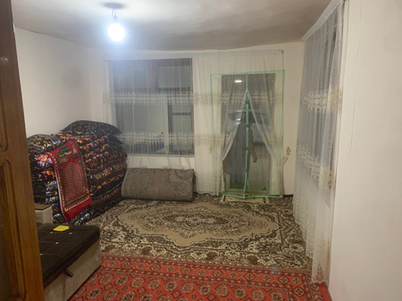 уй сотилади таййор парники билан