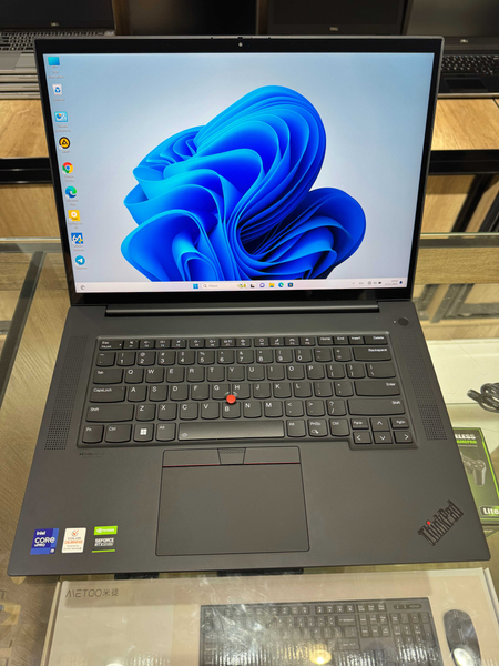 Lenovo ThinkPad X1 Intel Core i9-11950H озу32гб 1T ssd Nvidio RTX 3080