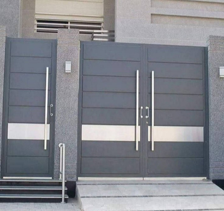 Metal darvoza va kozeroklar