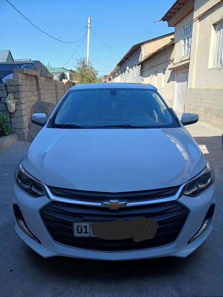 Chevrolet Onix Premier 2