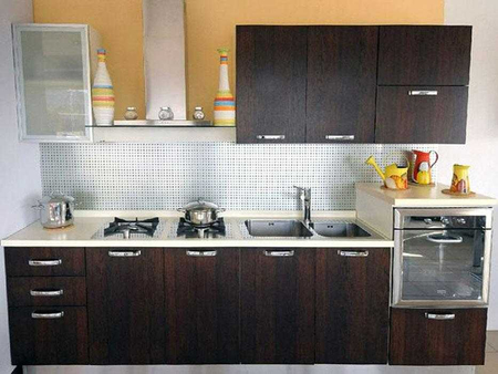 Барные стойки, стол кассира, стол для раздачи кофе и фастфуда. Ресепшн
