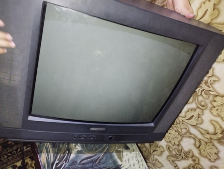 Televizr sotiladi samsung