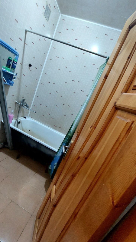 Kvartiraga 2 kishi kerak